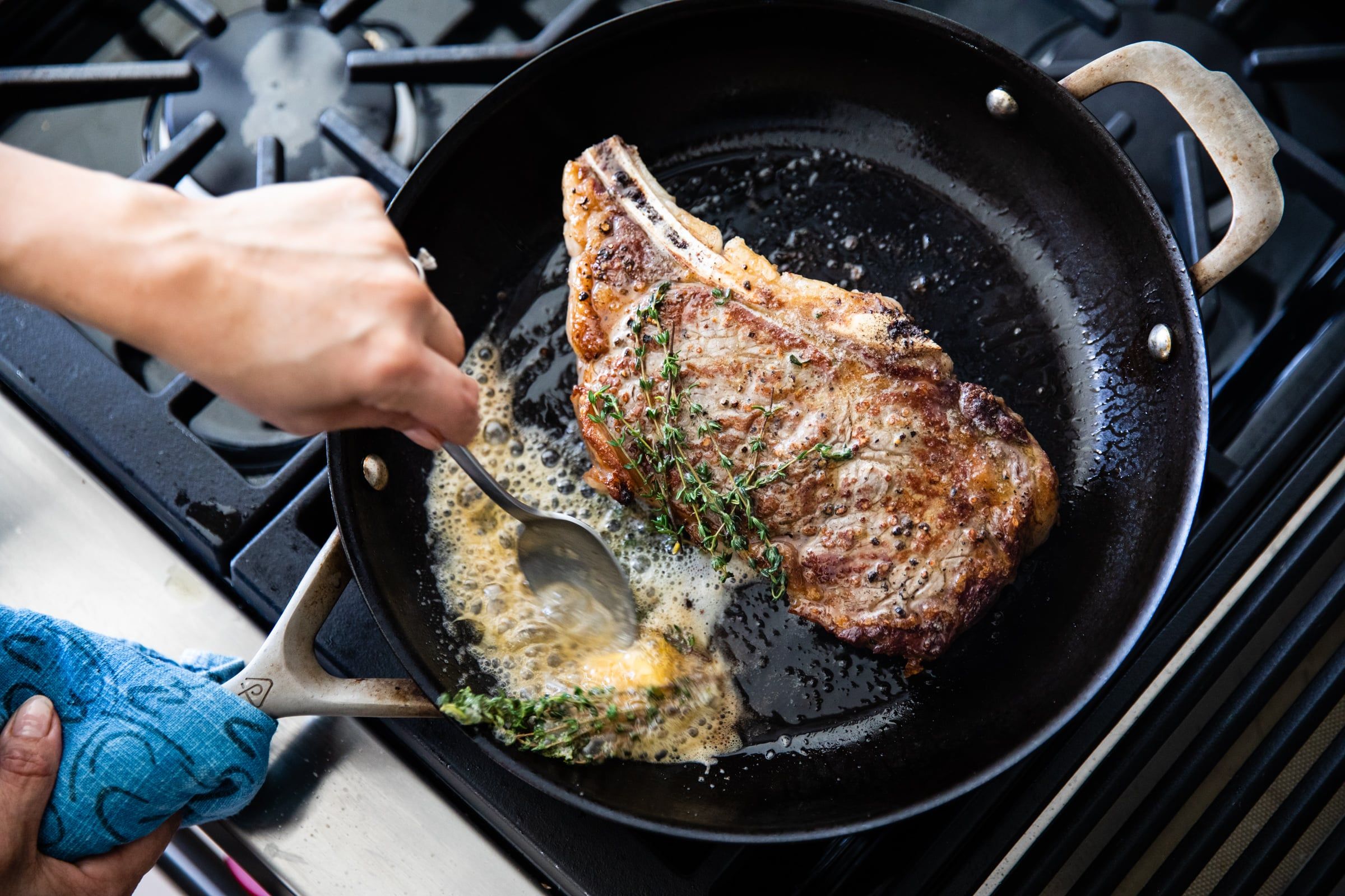 This Two-Pan Set Serves as a Skillet, Wok, Stockpot and Dutch Oven - Maxim