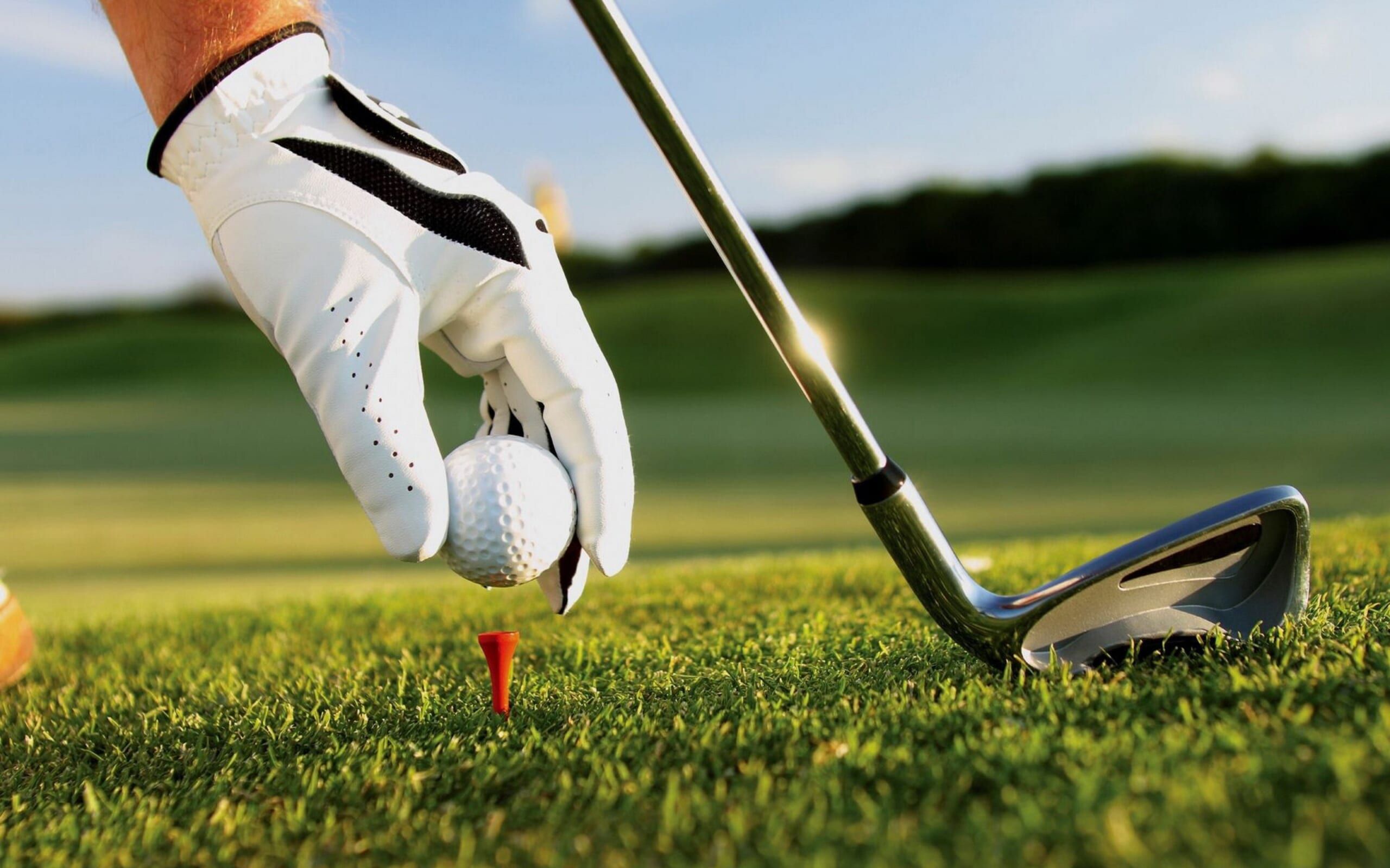 This One Simple Trick Will Help You Hit More Accurate Golf Shots - Maxim