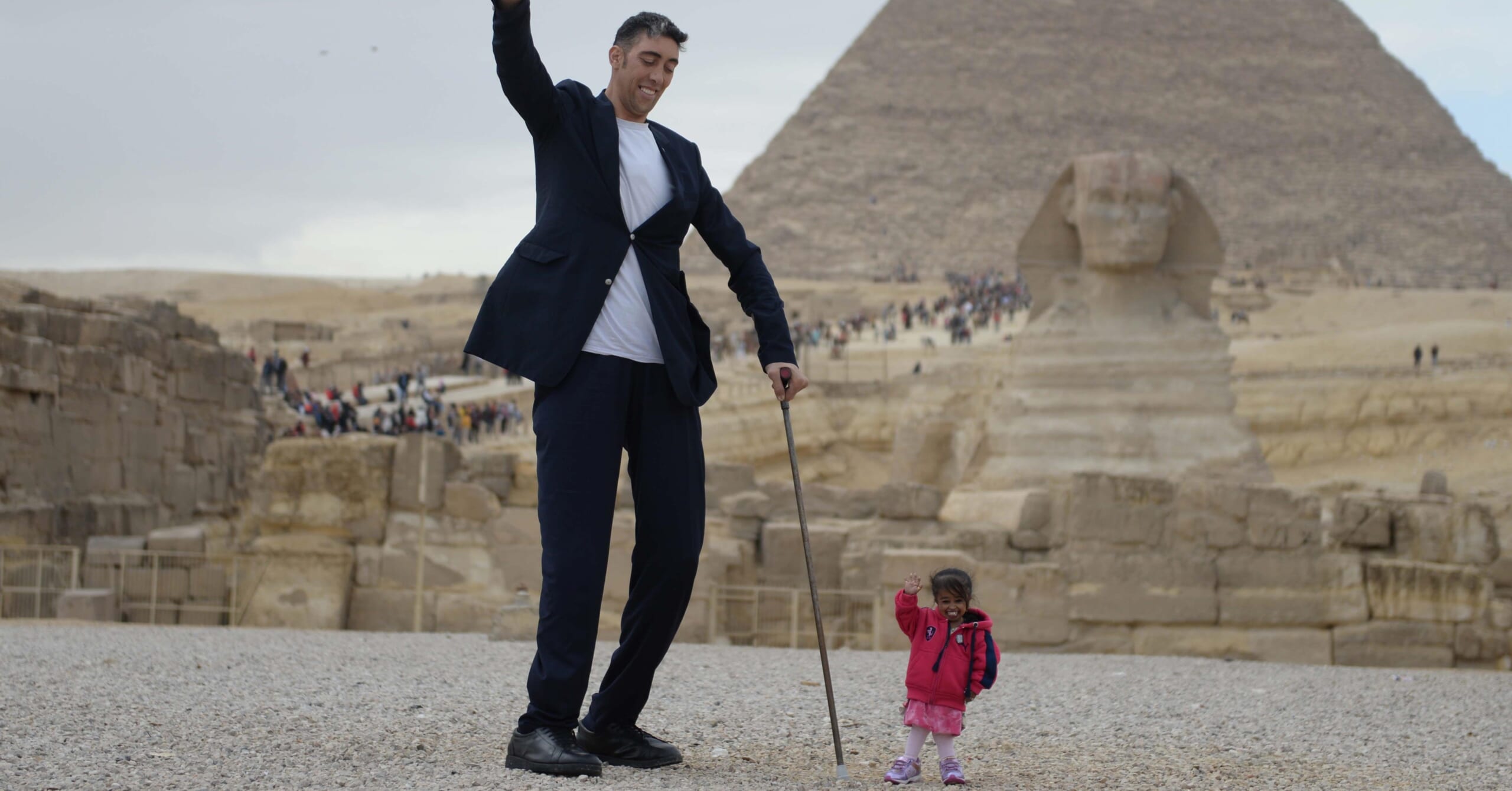 The World's Tallest Man Met the World's Shortest Woman, And Just Look ...
