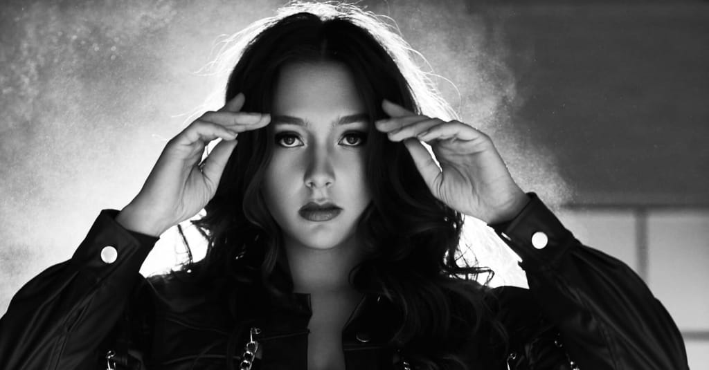 Meet Rising Singer/Songwriter Isabelle Fries - Maxim