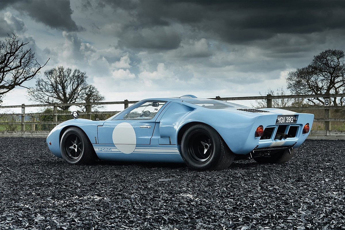 The Last Ford GT40 Just Sold at Auction for Nearly $3.5 Million - Maxim