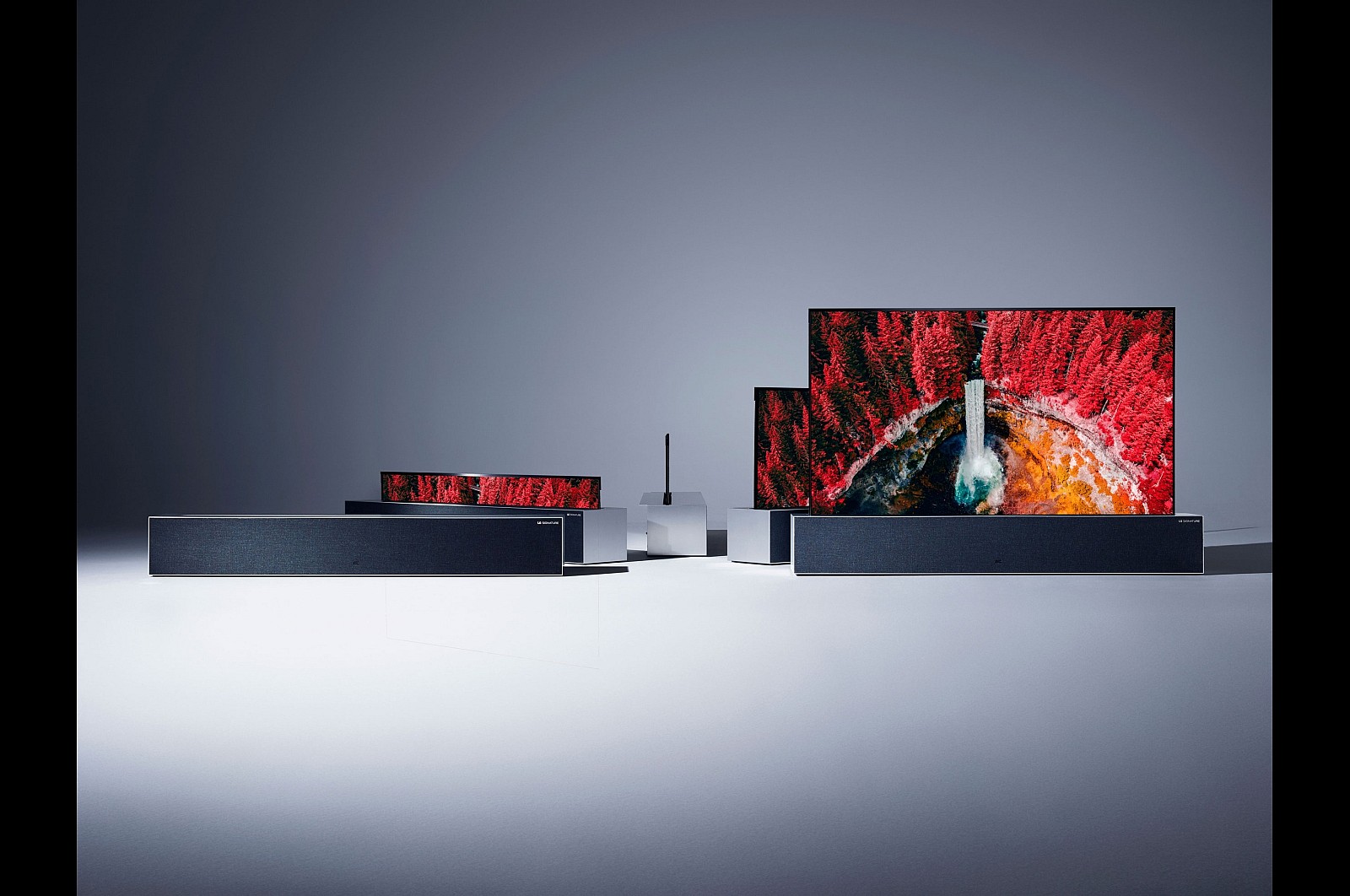 LG Unveils World's First Rollable TV, and You've Got to See It In ...