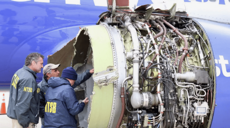 Hero Southwest Flight Captain Was One of the First Female Navy Fighter ...