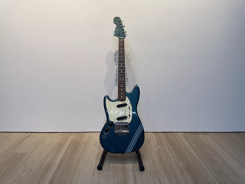 Kurt Cobain's 'Smells Like Teen Spirit' Fender Guitar Can Be Yours - Maxim