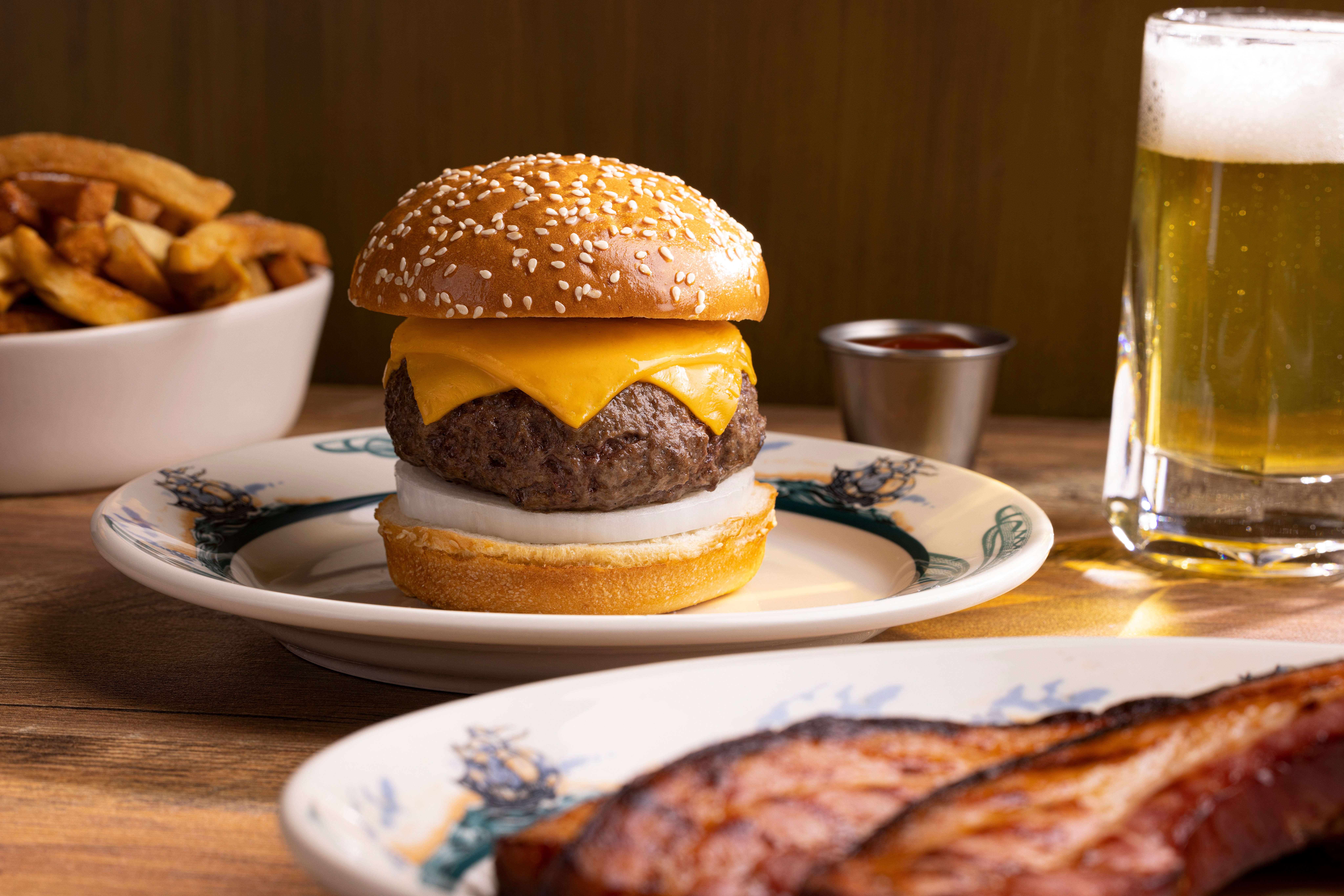 Peter Luger Steak House Las Vegas Is Basically A High-Roller Suite For ...