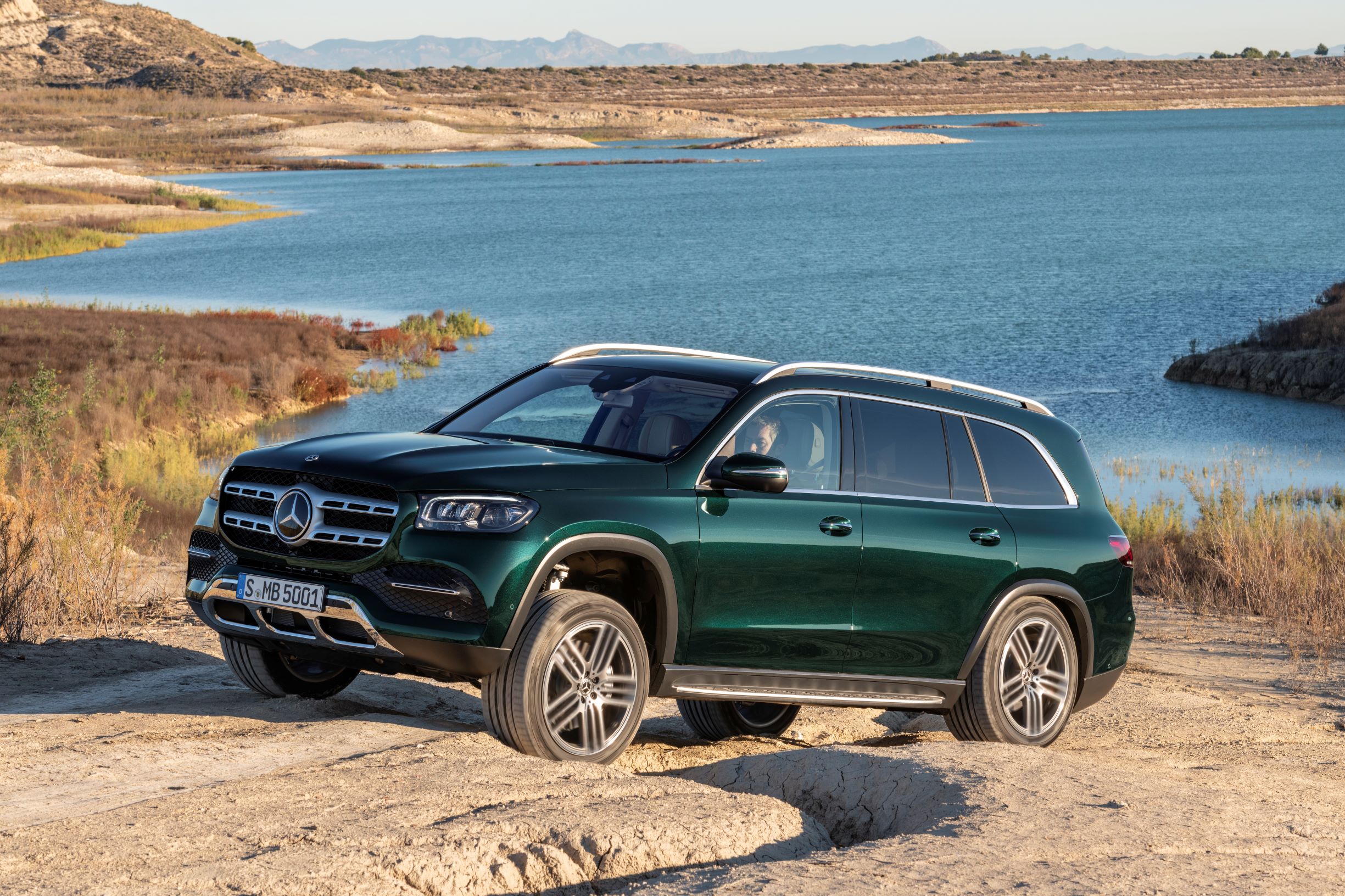 The Biggest and Most Luxurious Mercedes-Benz SUV Just Made Its World ...