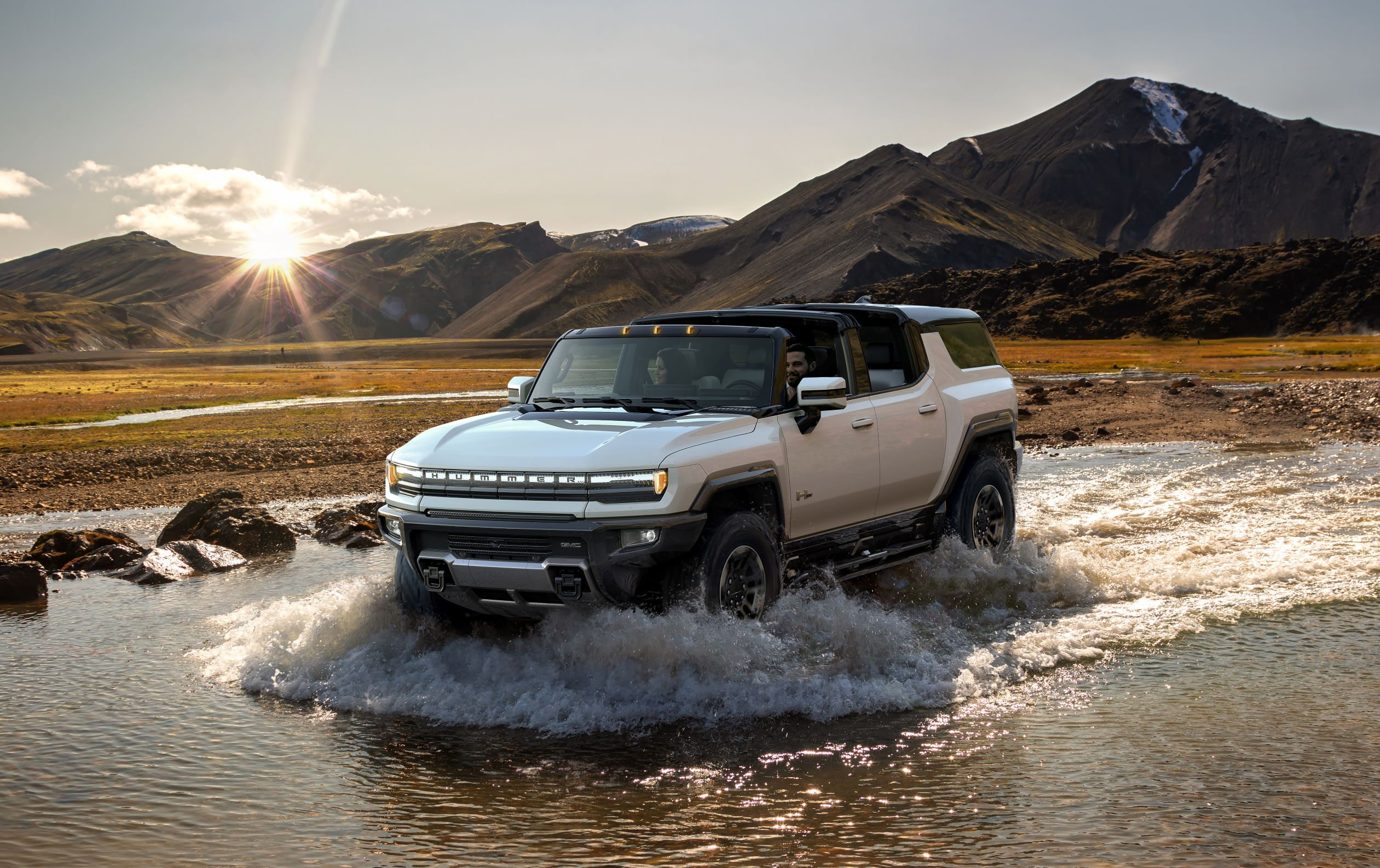 The 2024 GMC Hummer EV SUV Is An 830-HP Open Roof Off-Roader - Maxim The 2024 GMC Hummer EV SUV Is An 830-HP Open Roof Off-Roader - Maxim