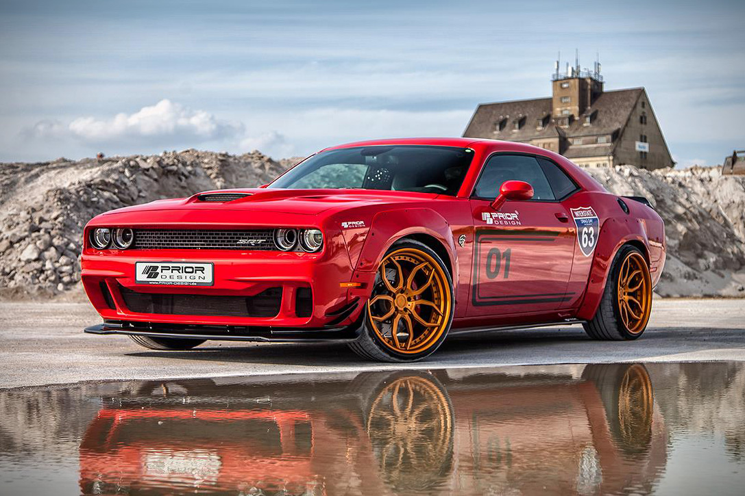 This Insane 900 HP Dodge Challenger Hellcat Is An Awesomely Evil Beast ...