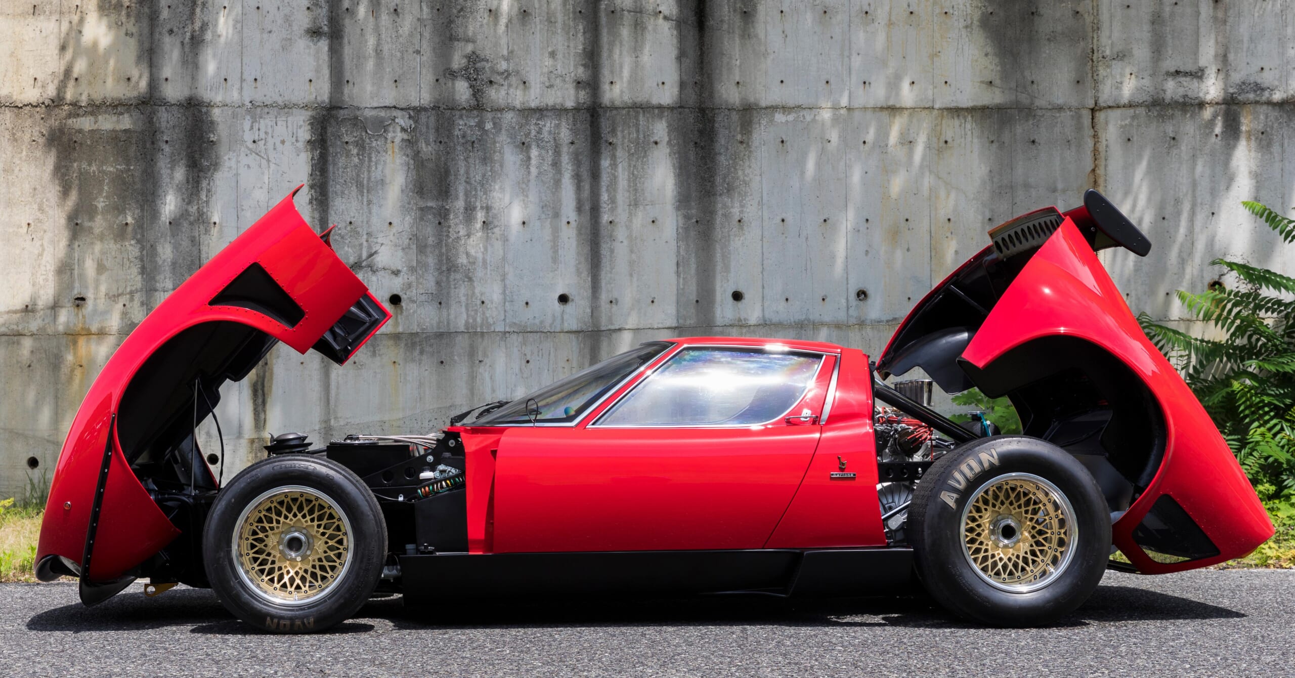 Lamborghini Restored the Wildest Version of Its Iconic Miura, the World ...