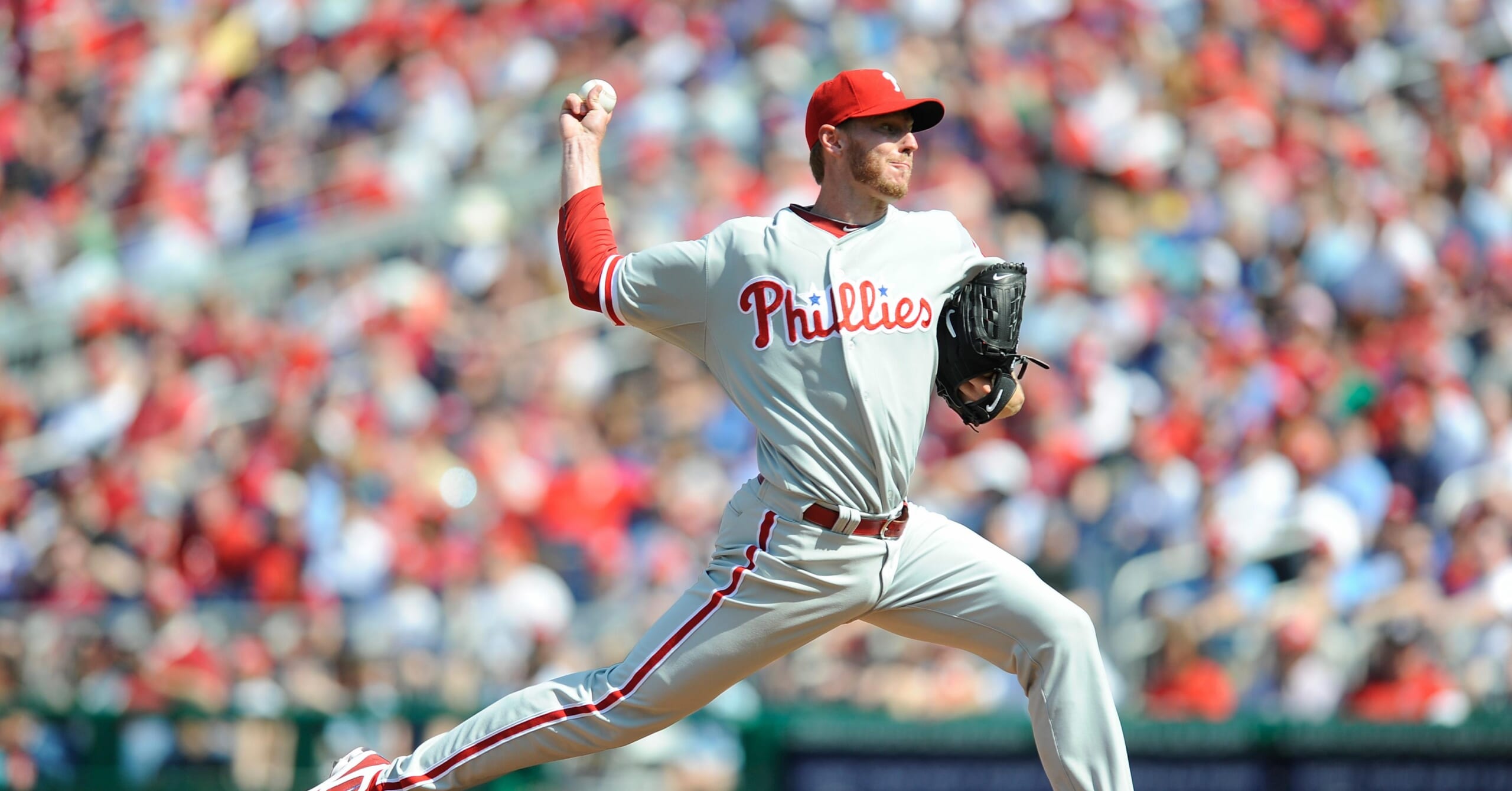 Former Baseball Pitcher Roy Halladay Dies After Plane Crashes in Gulf ...