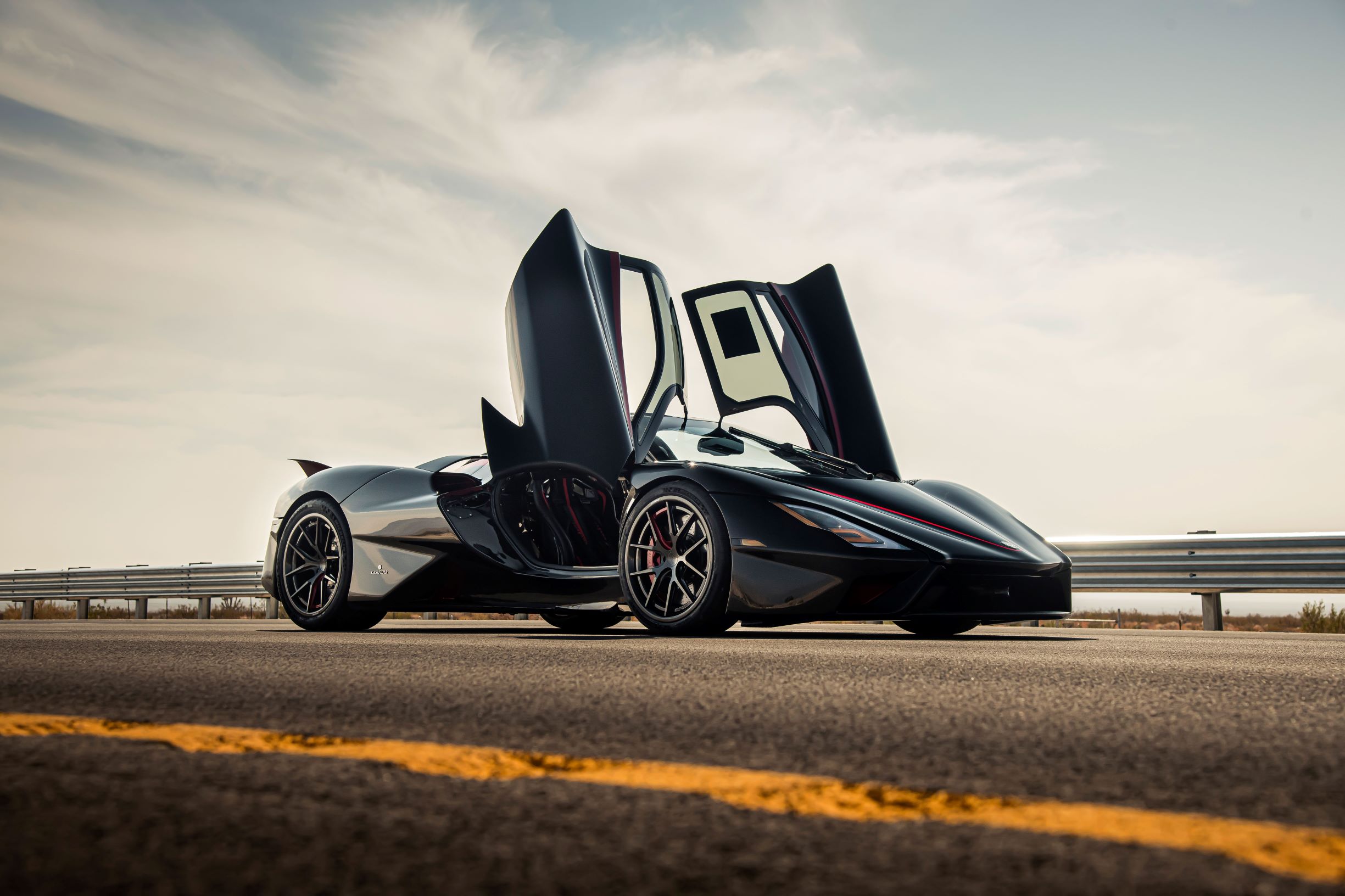 Ssc Tuatara Sets Record For Worlds Fastest Production Car At 316 Mph