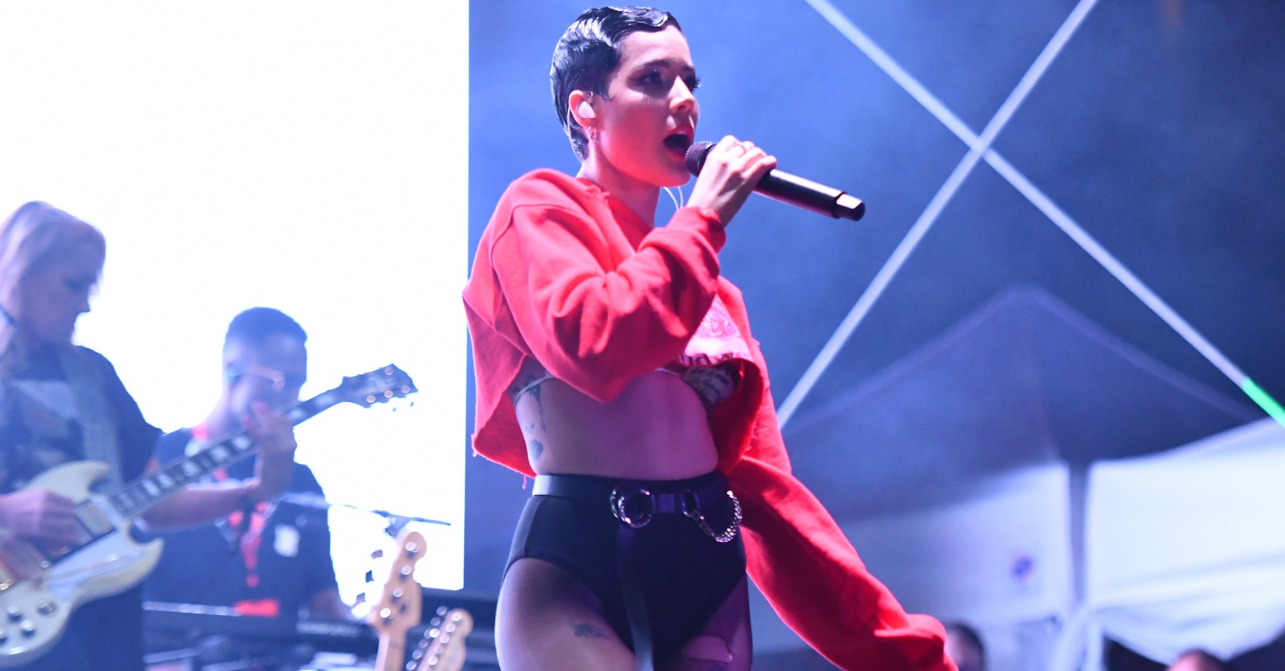 Halsey Reveals Nsfw Album Cover For Trent Reznor Produced Lp Maxim