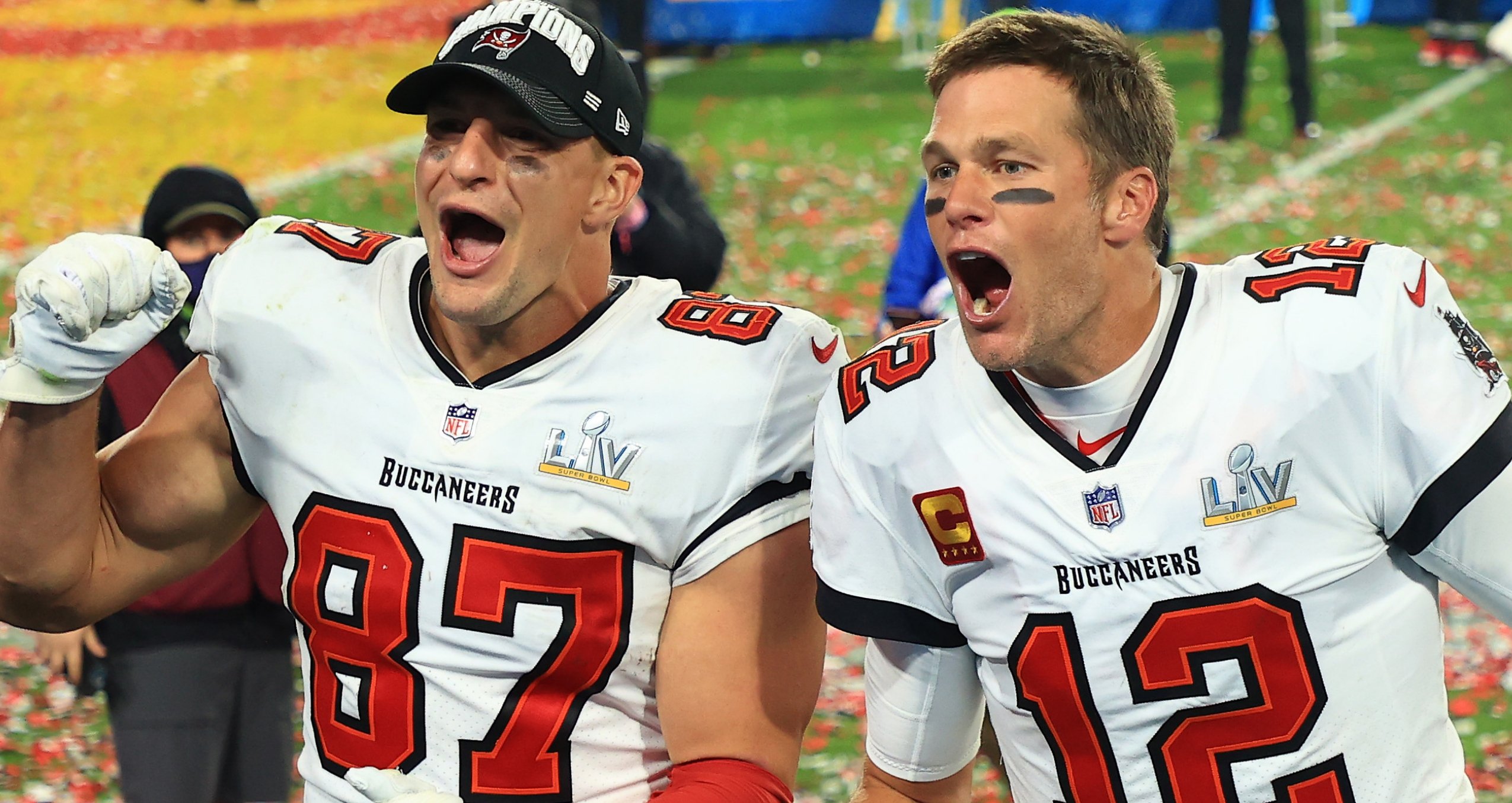 Tom Brady Ignored Coachs Orders To Get Rob Gronkowski A Sweet 1 Million Bonus Maxim