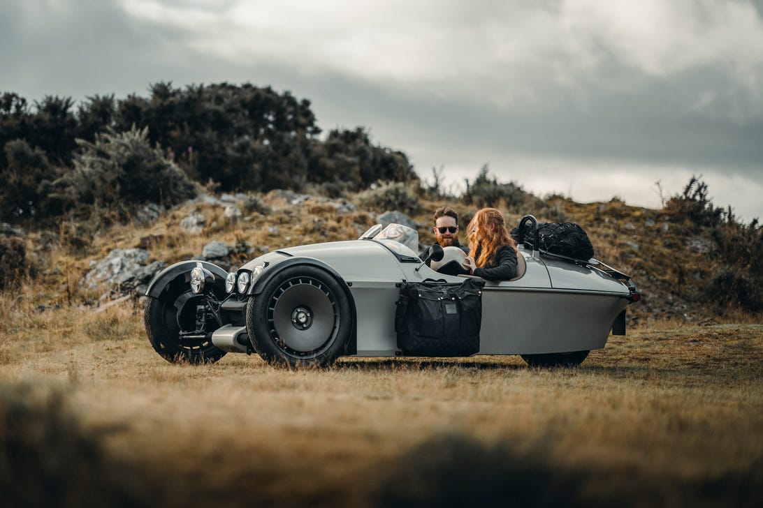 The Morgan Super 3 Is A Retro 3-Wheel Roadster With Modern Ford Muscle ...