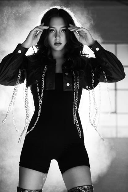 Meet Rising Singer/Songwriter Isabelle Fries - Maxim