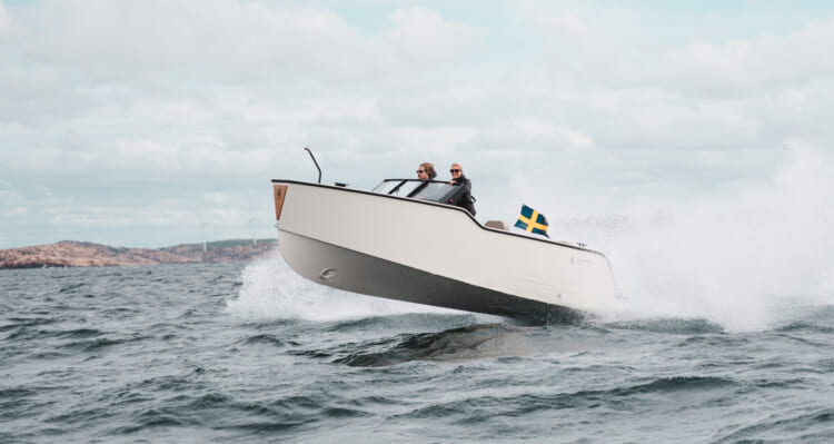 The X Shore 1 Electric Day Boat Is A Fast-Charging, Stylish Cruiser - Maxim
