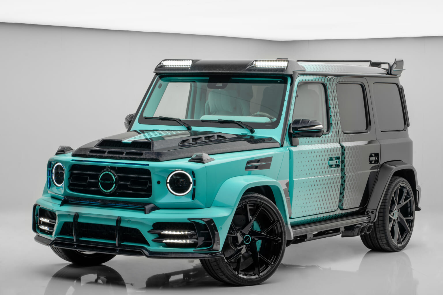 Mansory Gives Mercedes G-Wagon Futuristic 'Fade' & 850 HP - Maxim
