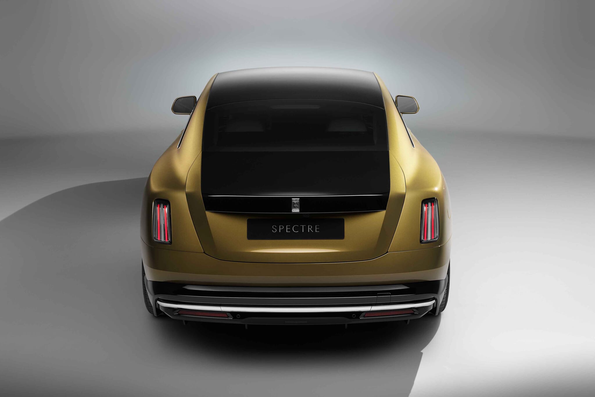 The Rolls-Royce Spectre Is Luxury Automaker's First All-Electric 'Super ...