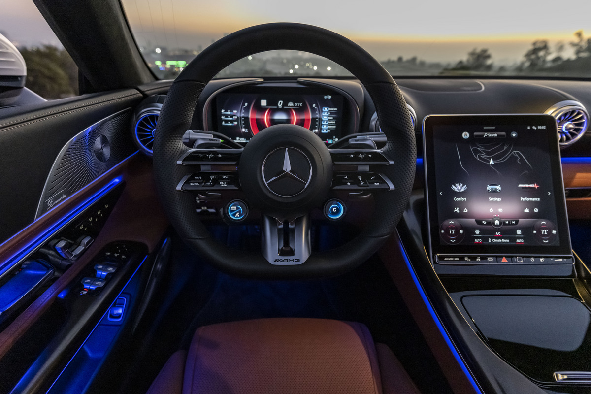 The Mercedes Amg Sl63 Is A Stunning Six Figure Sports Car Maxim