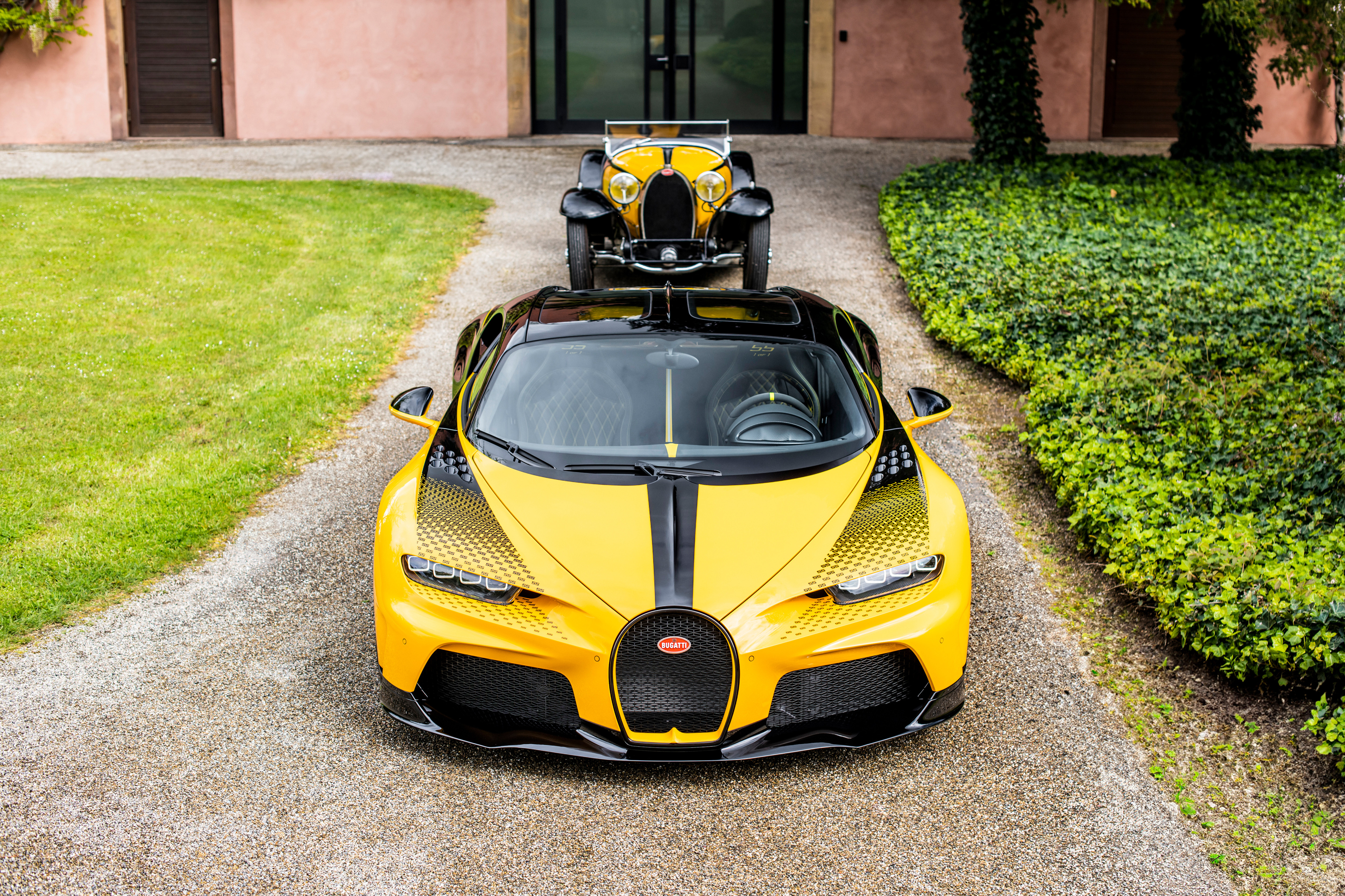 This Black & Yellow Bugatti Chiron Super Sport Is Inspired By A Classic ...