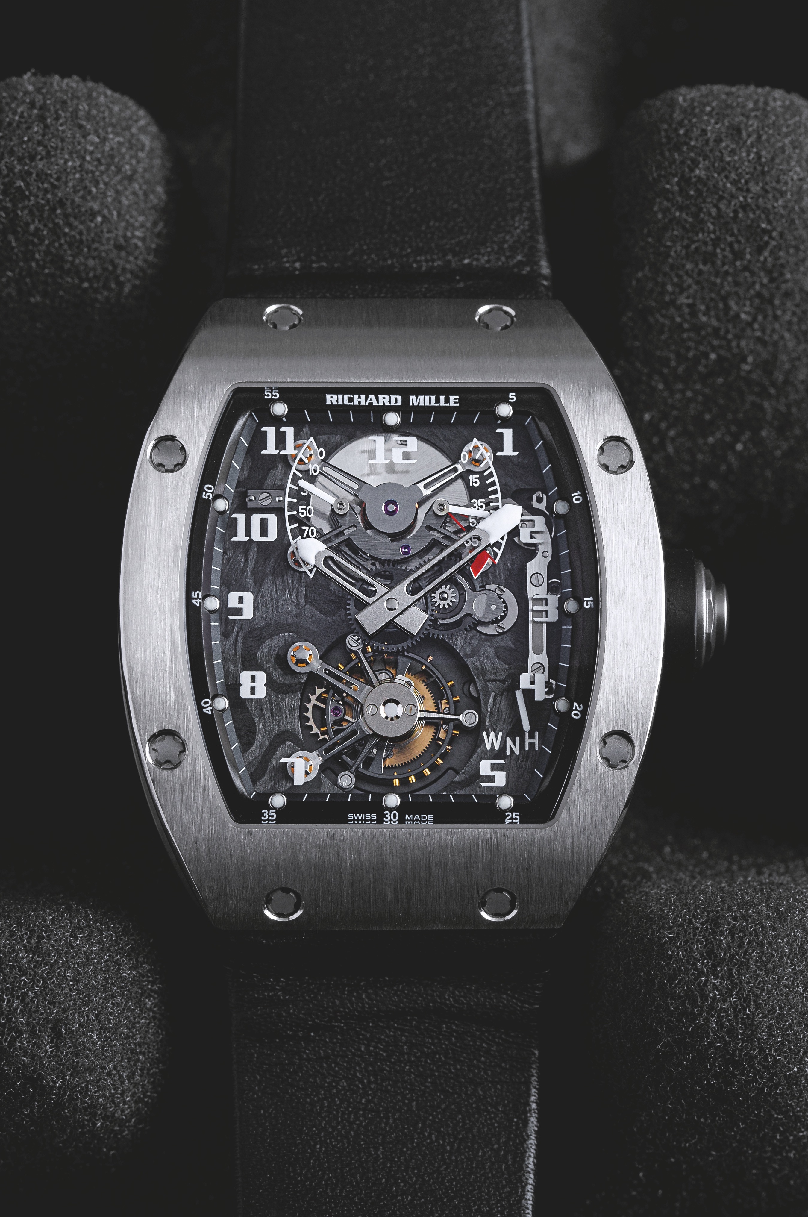 ‘The Connoisseur’s Guide To Fine Timepieces’ Explores European Watch ...